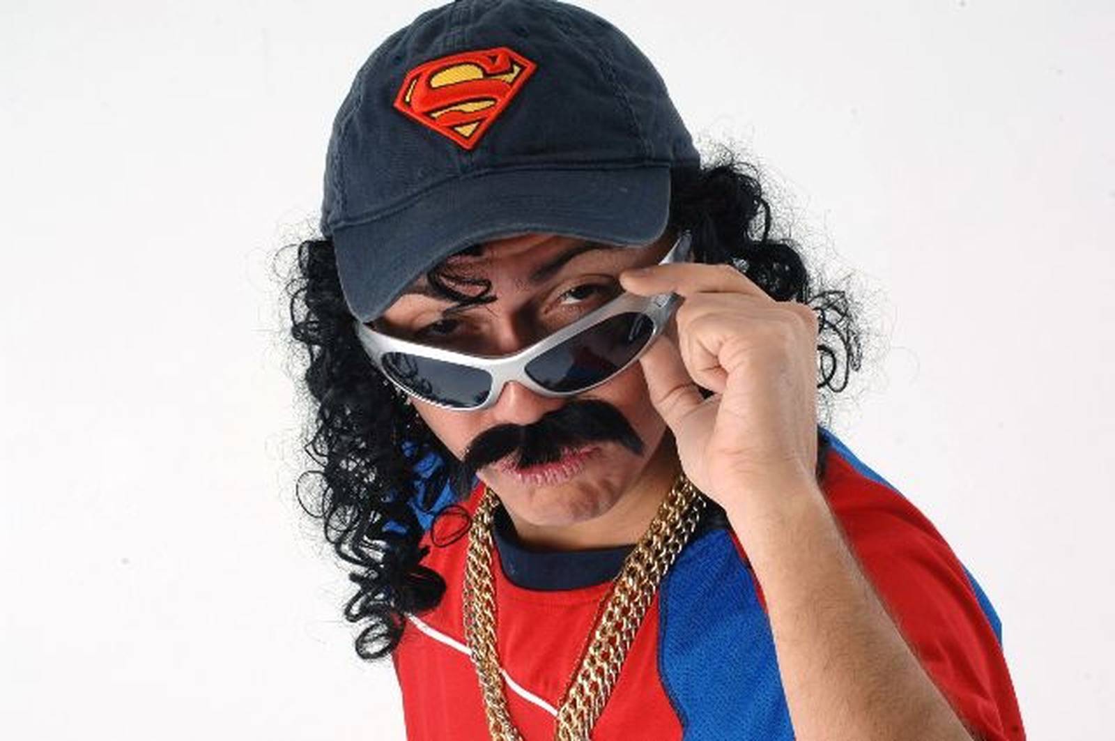 Mauricio Astorga se vuelve un ‘viejillo verde’ en Navidad | La Nación