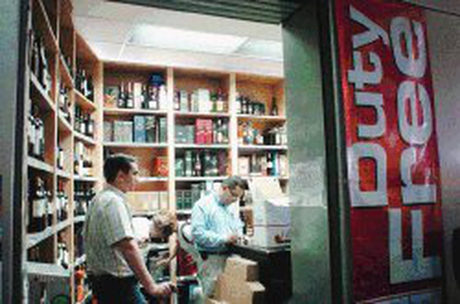 IMAS valora concesionar tiendas libres del aeropuerto | La Nación