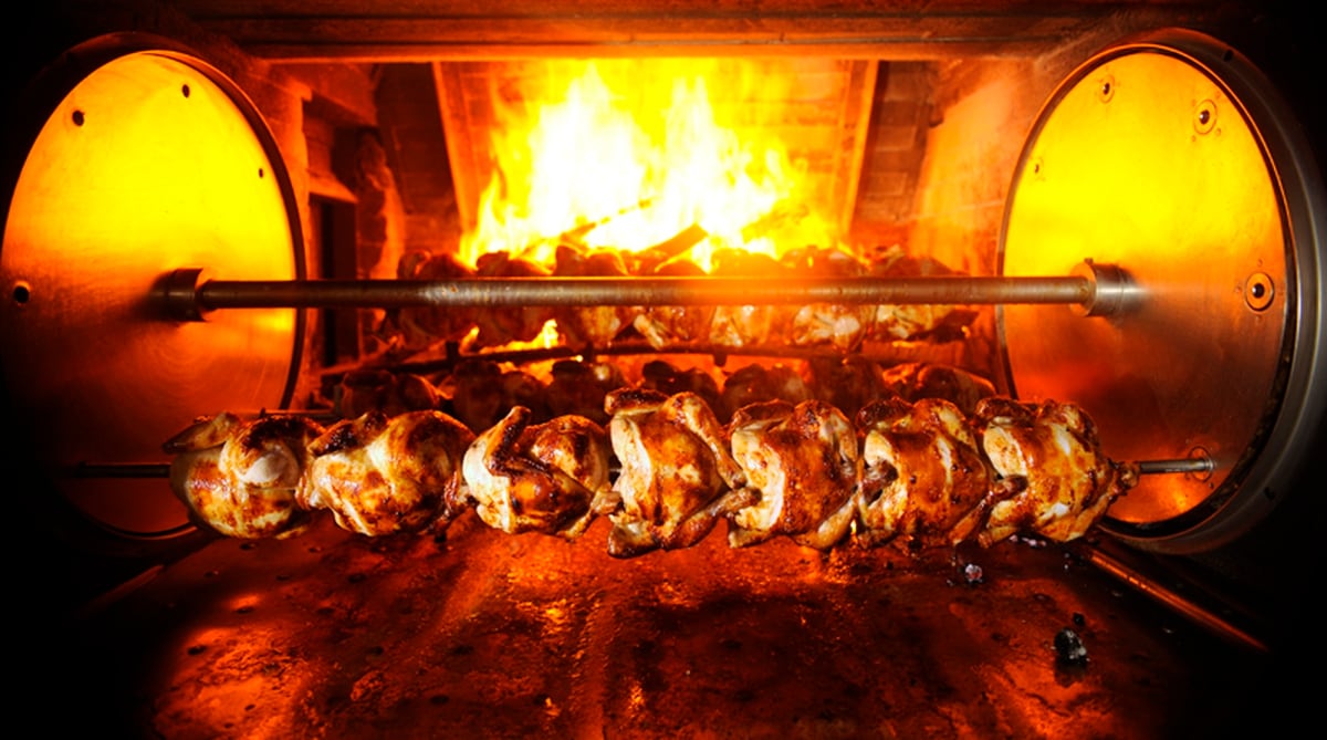 Pollo asado: el sabor que abraza la leña - La Nación