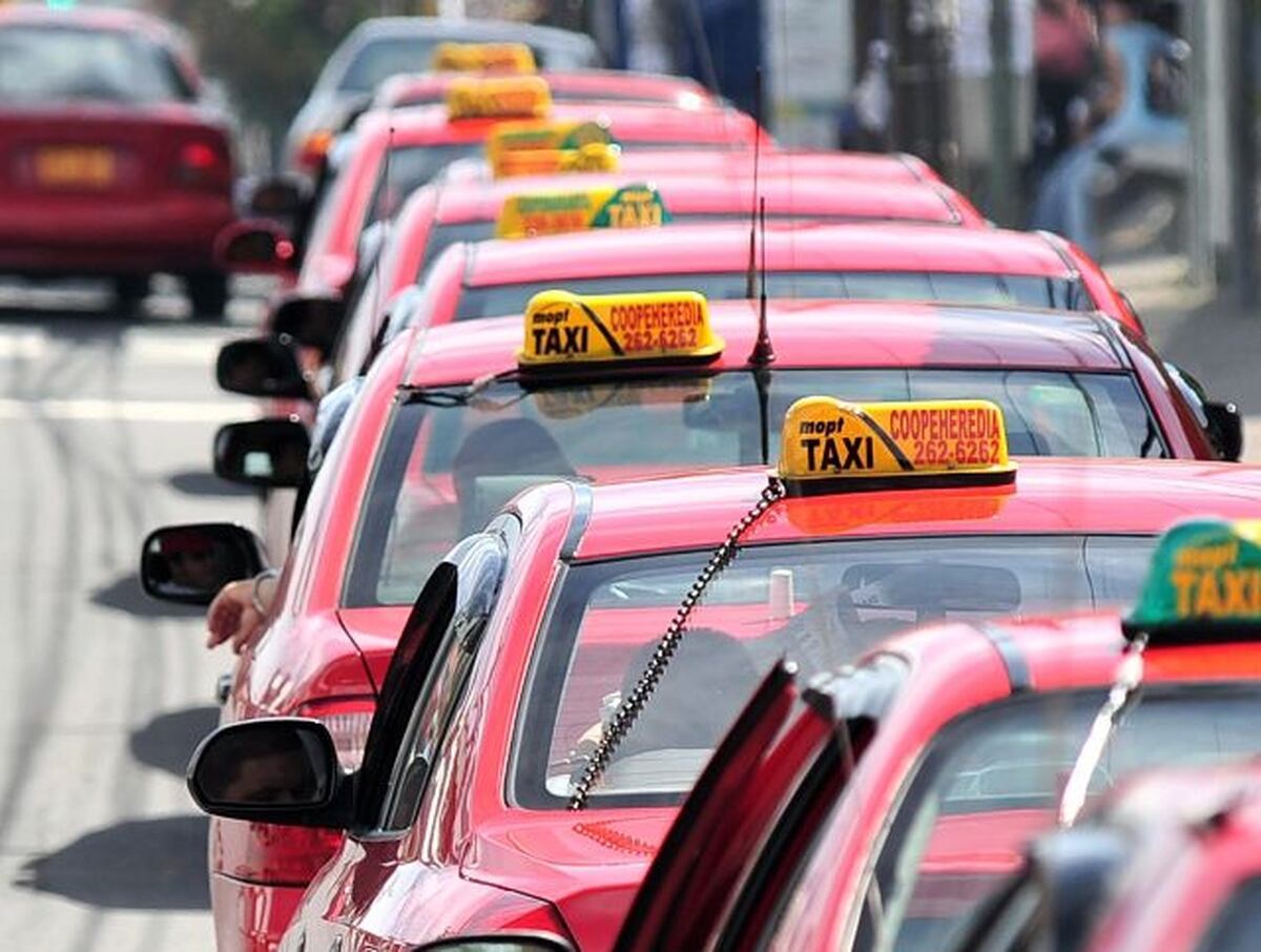 Tarifa de taxis aumentará en ¢5 - La Nación