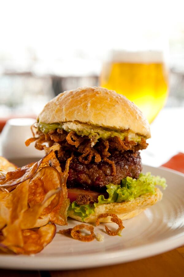 Hamburguesa de chorizo picante - La Nación