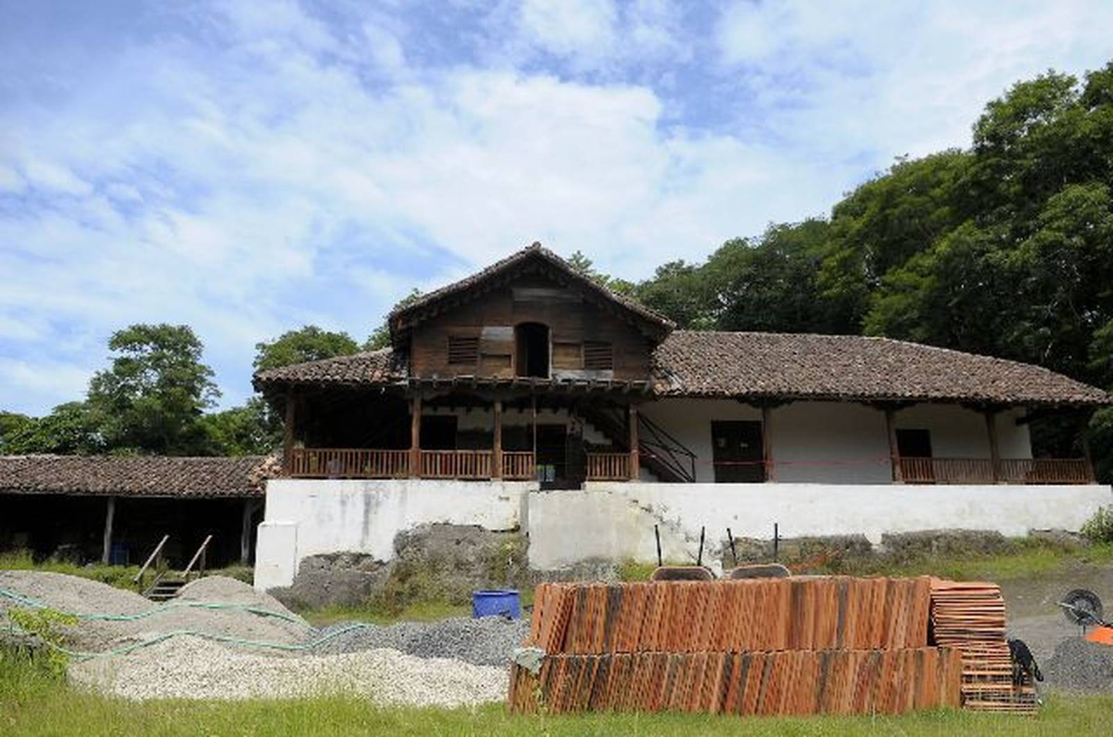 La casona de Santa Rosa libra su propia batalla por sobrevivir | La Nación