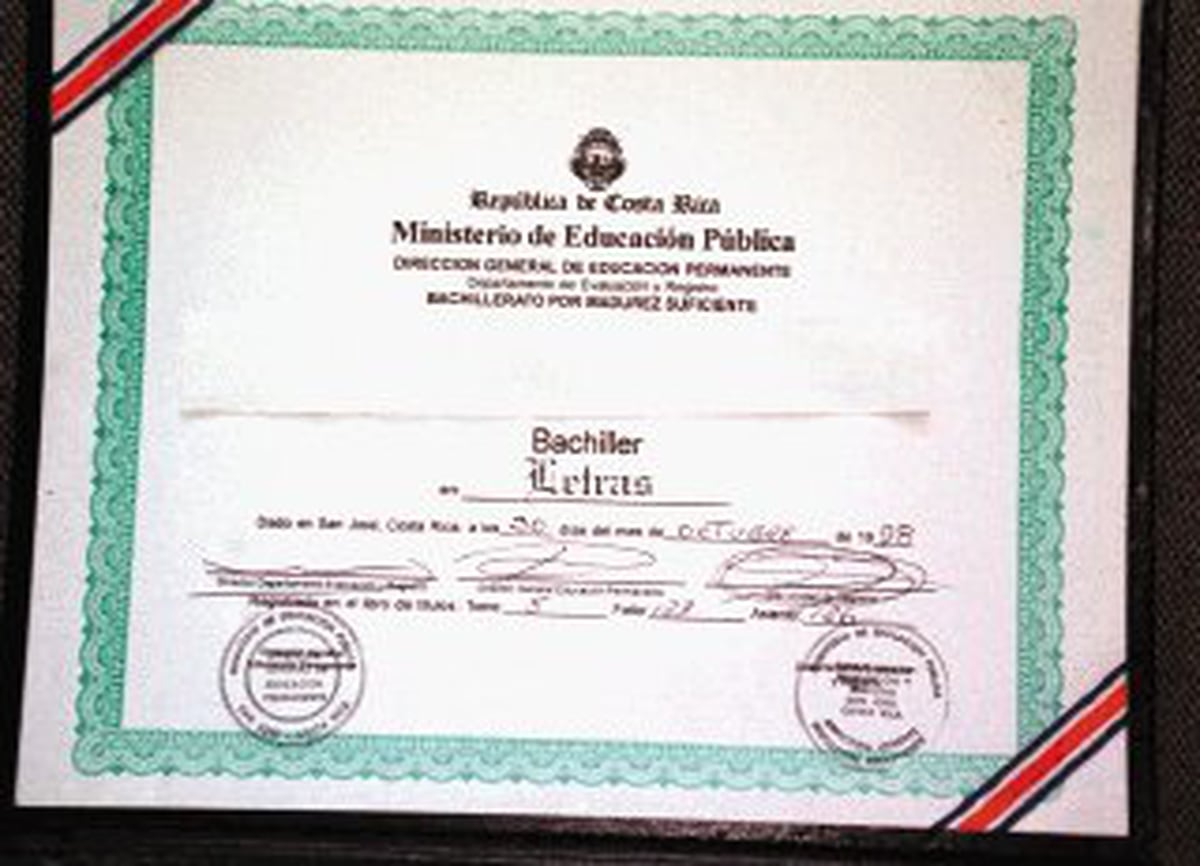 OIJ investiga a funcionario del MEP por vender títulos - La Nación