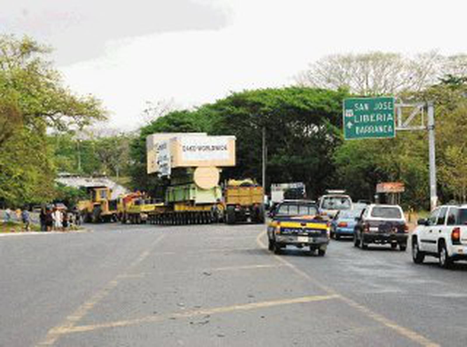 Prosigue traslado de grandes motores a planta Garabito | La Nación