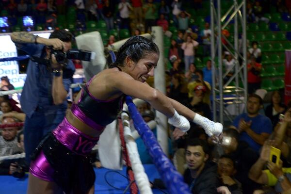 Yokasta Valle bailó en el cuadrilátero, para vencer a venezolana y ...