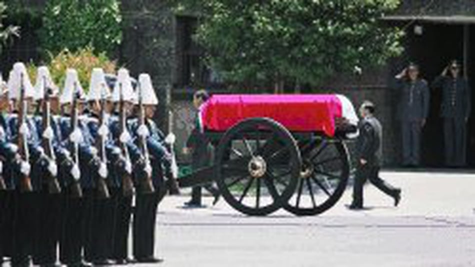 Funerales de Pinochet, entre dolor familiar y mitin político - La Nación