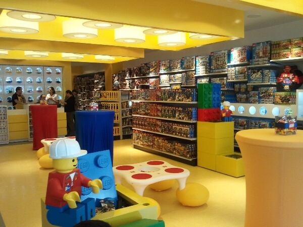 Lego abrió hoy su primera tienda en Costa Rica - La Nación