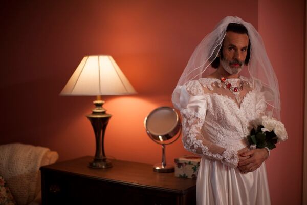 Todo el mundo tiene algo que esconder... - La Nación