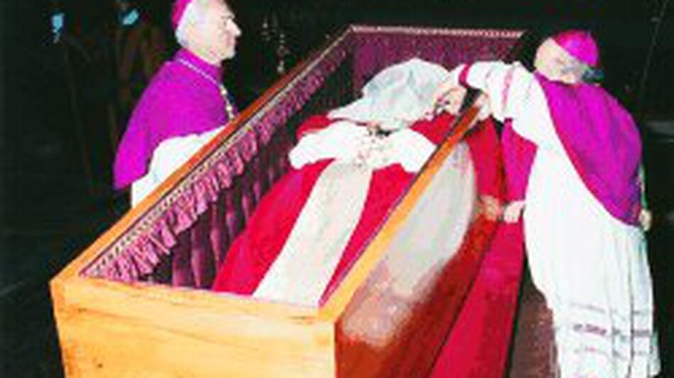 Histórico e imponente funeral tuvo Juan Pablo II - La Nación