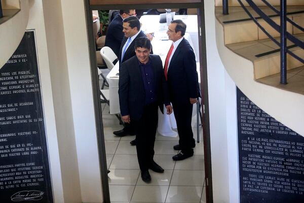 Aarón Sequeira - Autores - La Nación