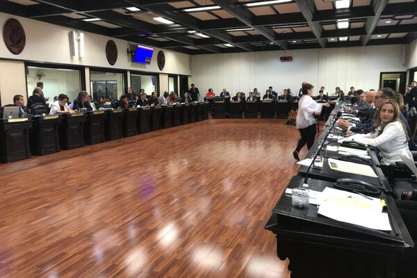 Aarón Sequeira - Autores - La Nación