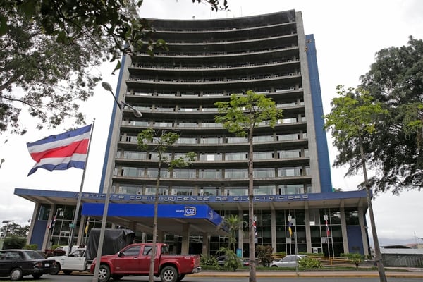 ICE remata propiedades para recortar sus gastos operativos y generar ingresos - La Nación