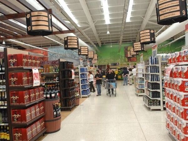 Walmart pone pie en tiendas de abarrotes ‘premium’ - La Nación