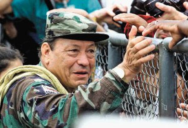 Muerte de ‘Tirofijo’ divide opiniones en Colombia - La Nación