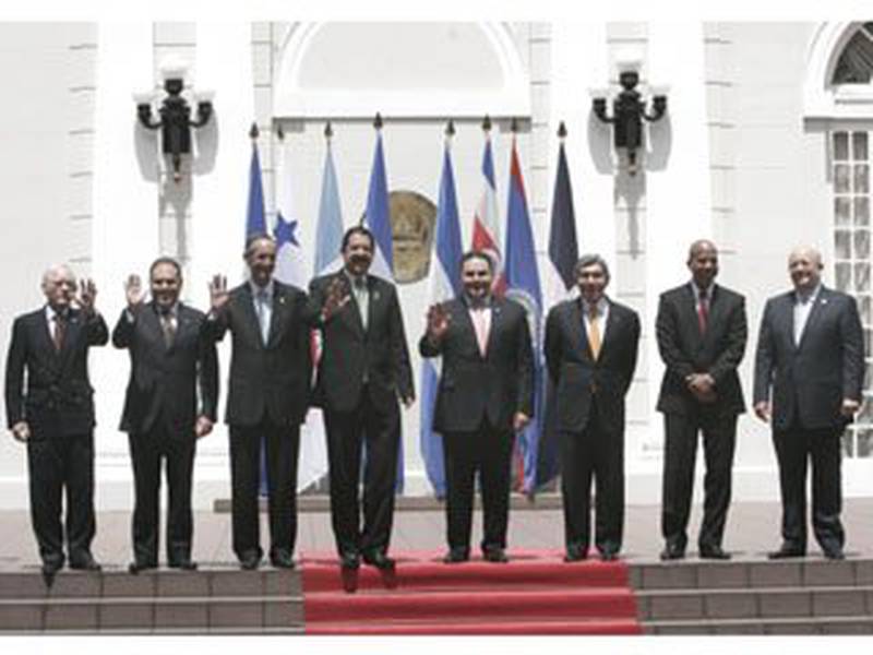 Presidentes de Centroamérica inician cumbre en El Salvador | La Nación