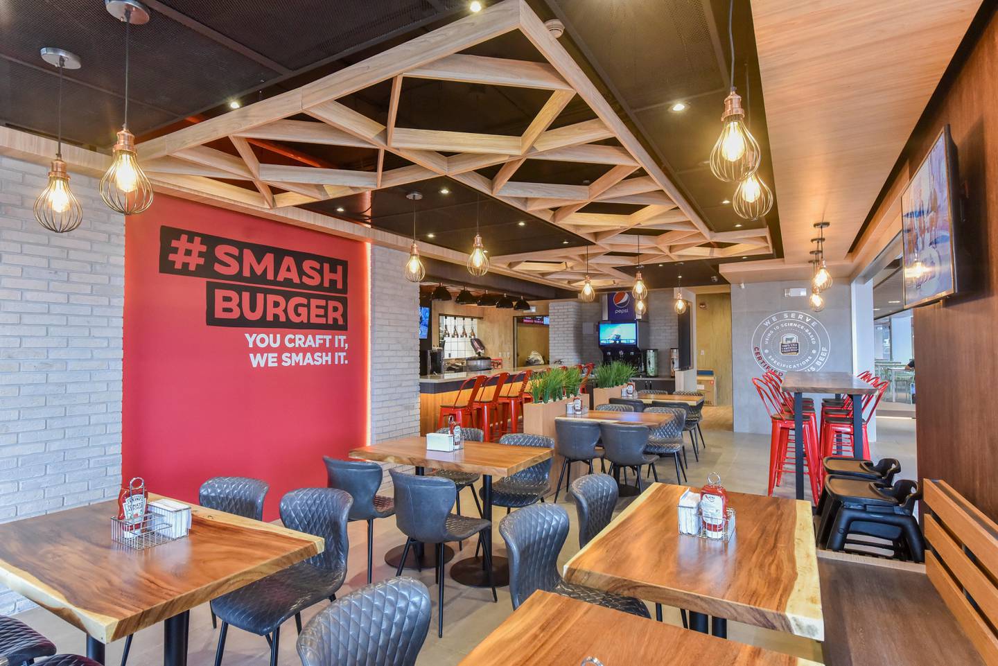 ¡Buenas noticias para las amantes de las hamburguesas! Smashburger ...