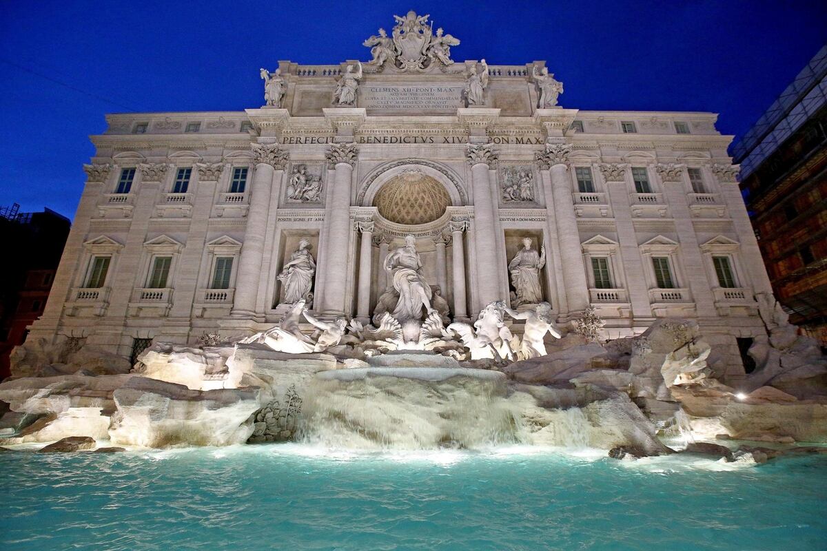 Fuente de Trevi en Roma vuelve a su antiguo esplendor - La Nación