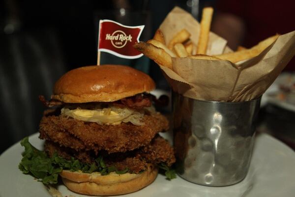 Hard Rock Café Costa Rica invita a un 'tour' de hamburguesas - La Nación