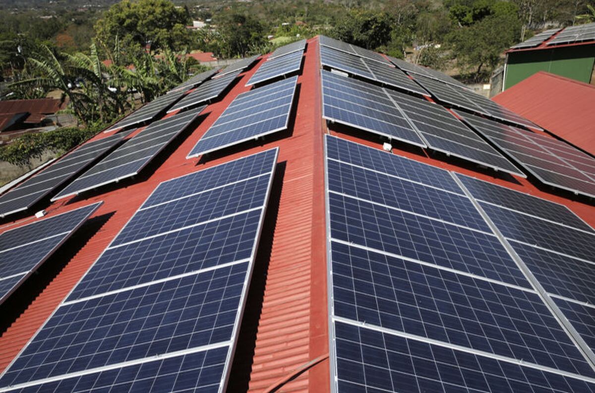 Bancos amplían oferta para financiar instalación de paneles solares ...