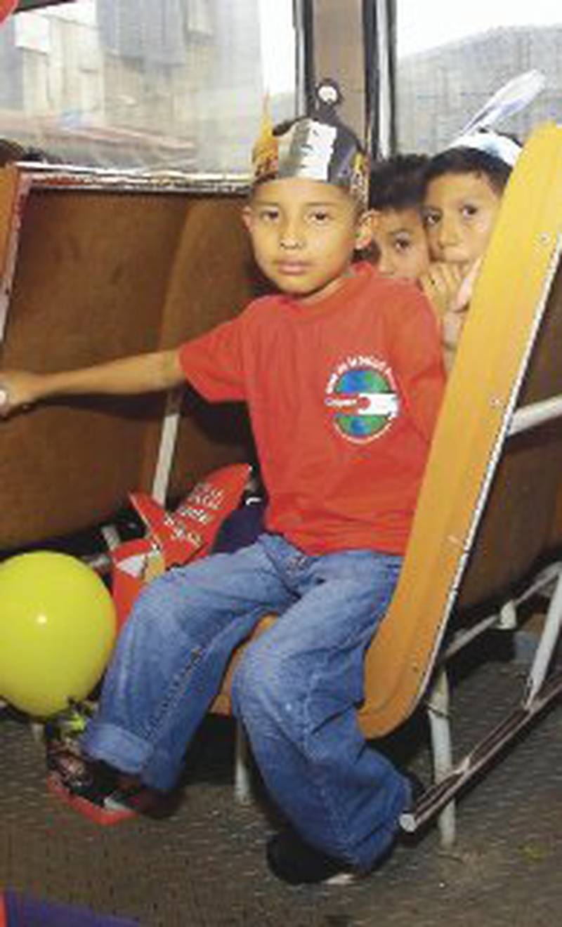 Niños celebraron su día sobre los rieles | La Nación