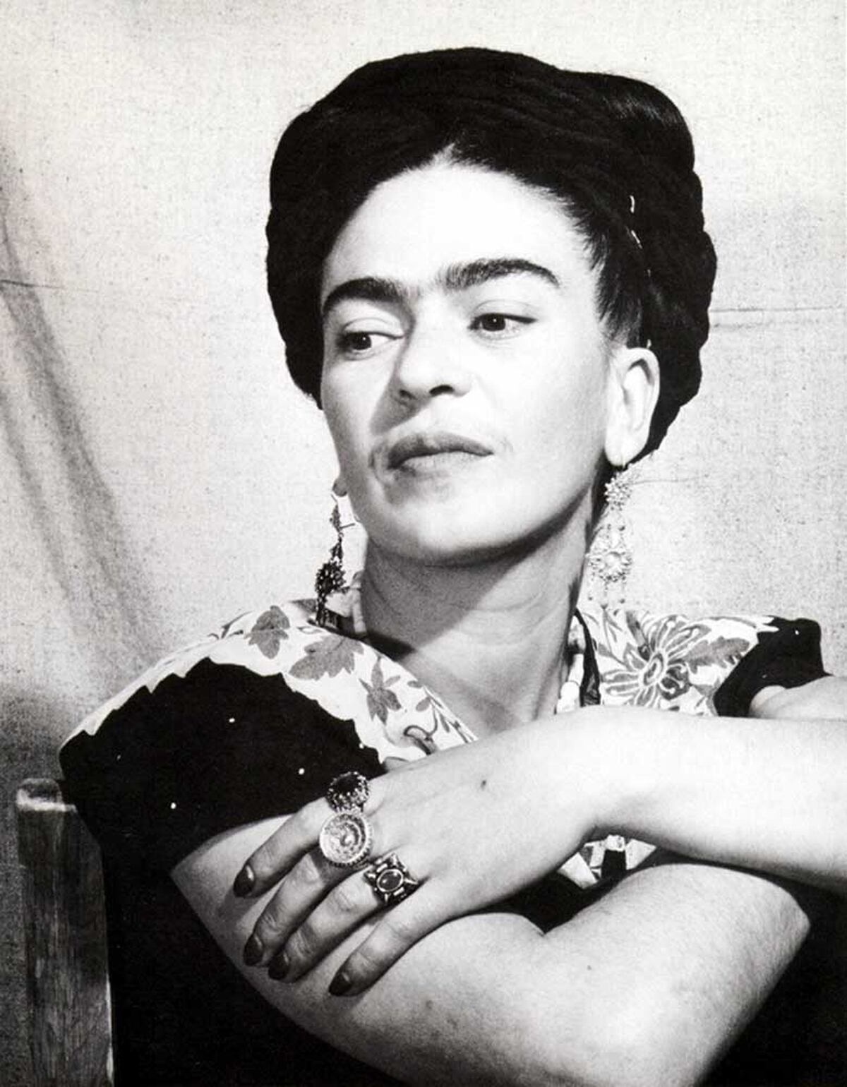 Página Negra de Frida Kahlo: Mazorca triste de pelo negro - La Nación