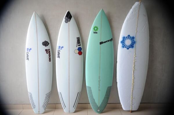 Científicos mejoran tabla de surf hecha en Costa Rica para que sea más ...