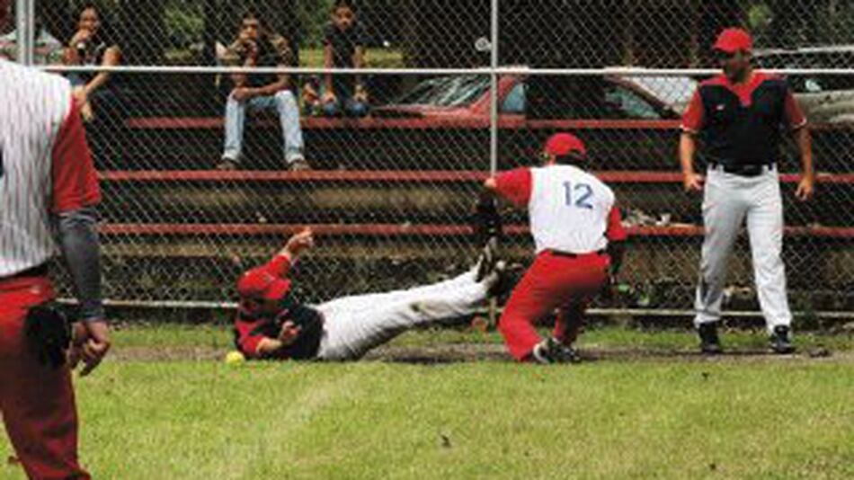 Doble Play obtuvo su primer título en softbol - La Nación