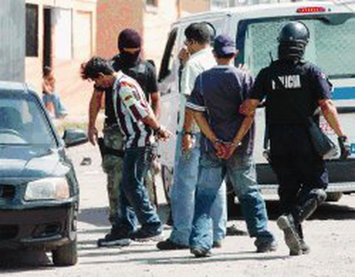 Denuncia de vecinos provoca captura de narcos en León XIII - La Nación