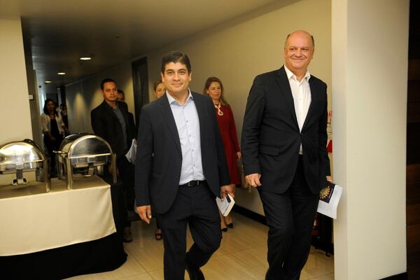 Aarón Sequeira - Autores - La Nación