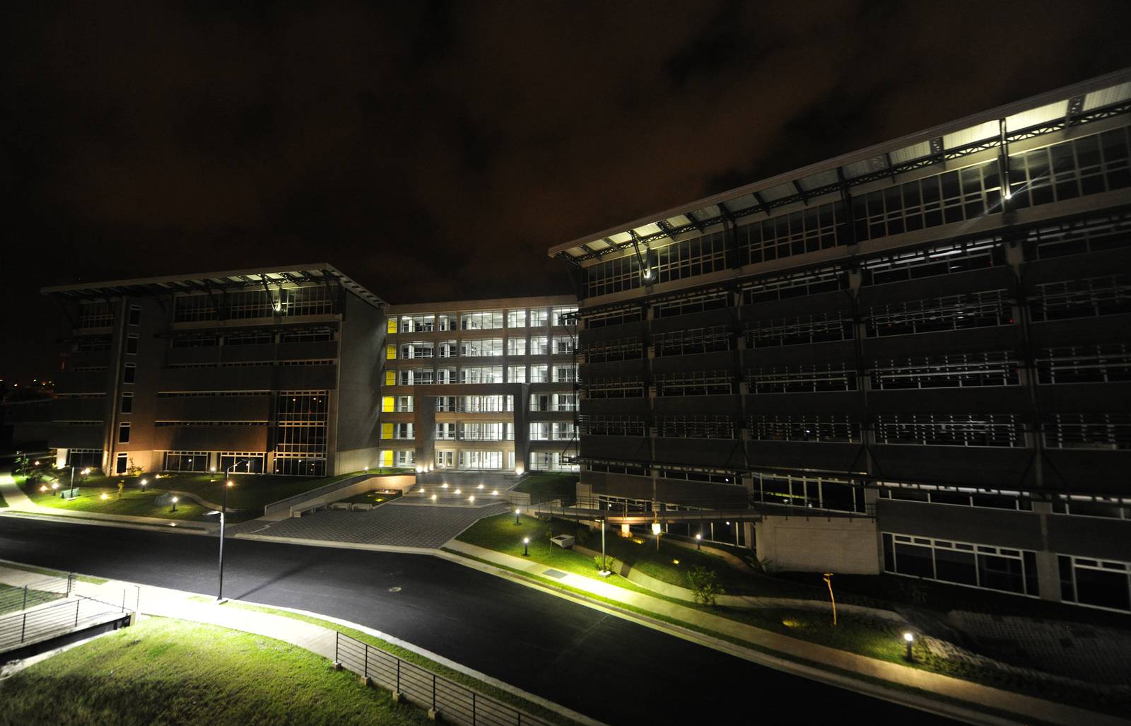 UCR inaugura nueva sede para la Facultad de Ciencias Sociales | La Nación