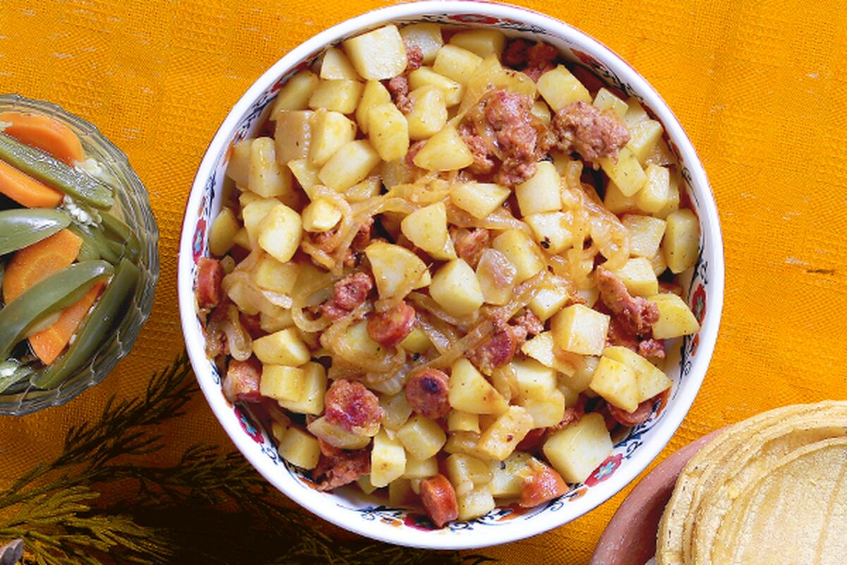 Papas con chorizo - La Nación