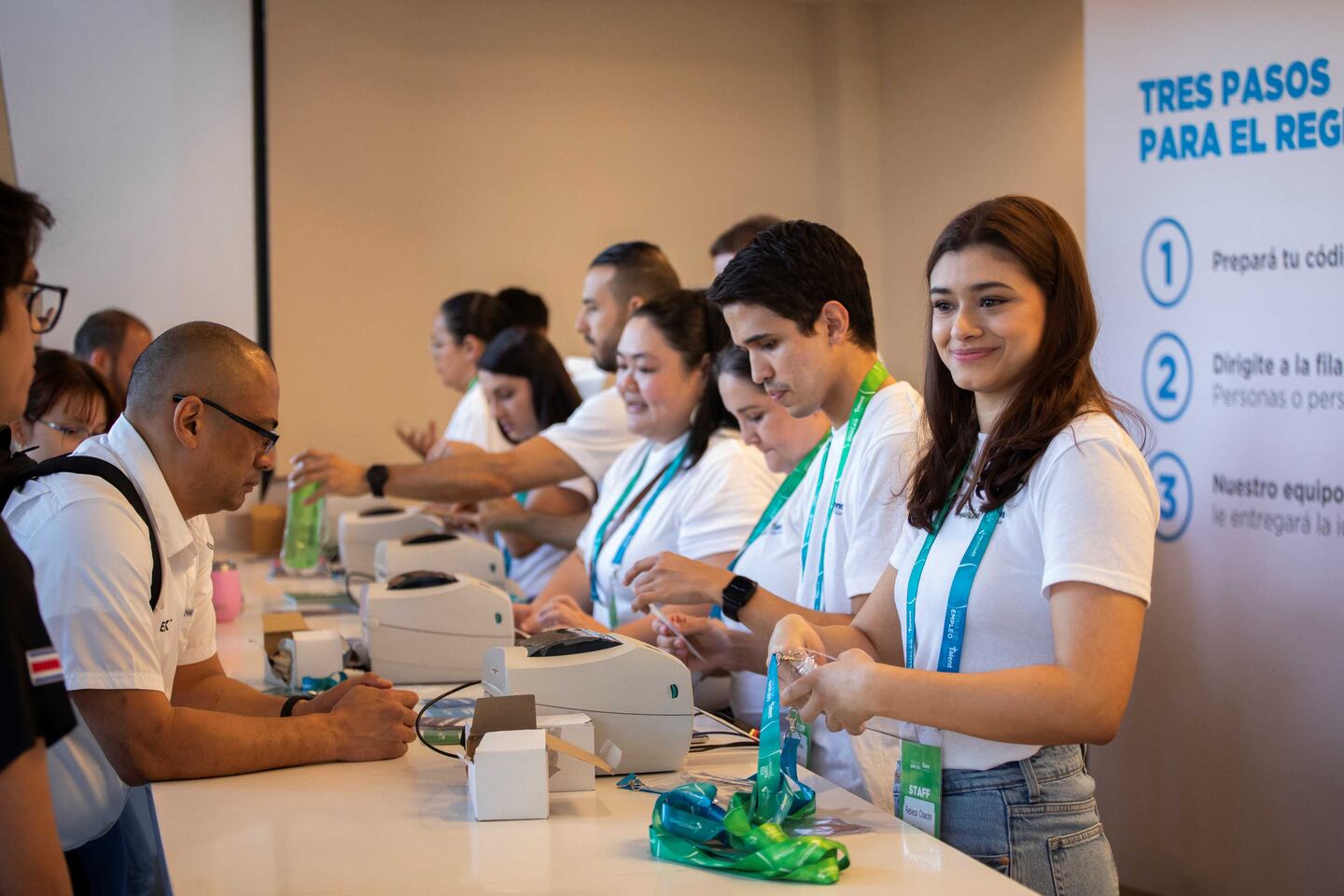 Procomer lanza incentivo para capacitar personas para emplearse en ...