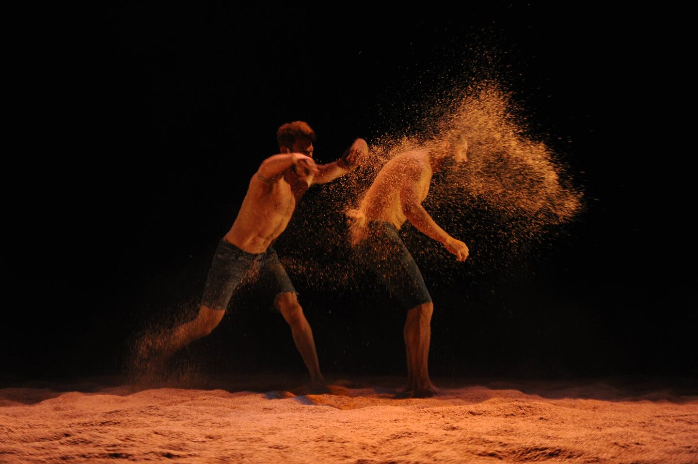 Fabio Pérez y Andy Gamboa regresan con su obra sobre migraciones y ...