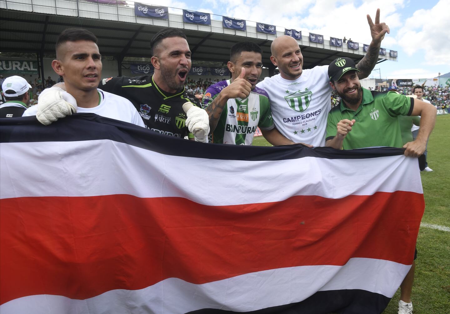 Rónald Gómez se despide de Guatemala sin el título y Adrián de Lemos le ...