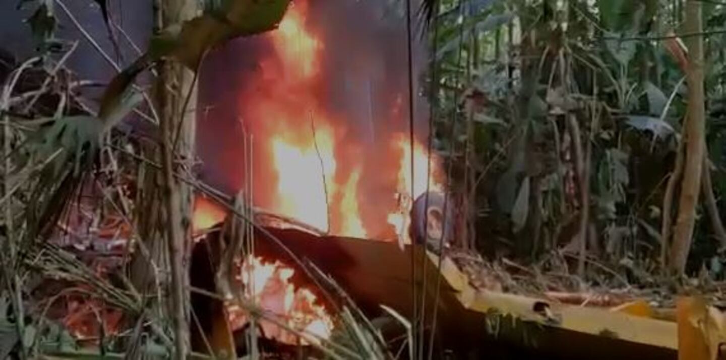 (Video) Piloto sobrevive a caída de avioneta fumigadora en 24 Millas de ...