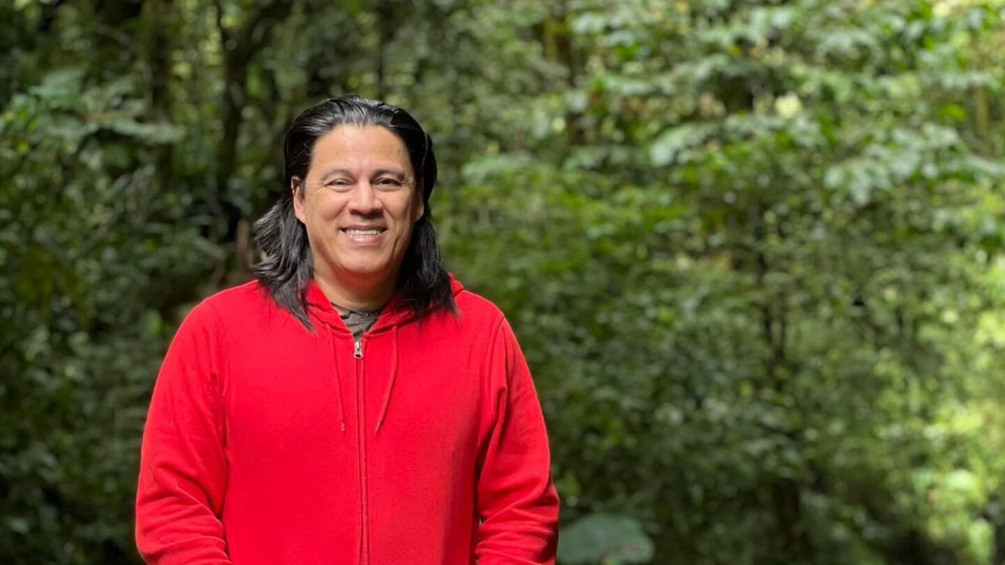 Erick León se someterá a cirugía que lo alejará de los escenarios | La Nación