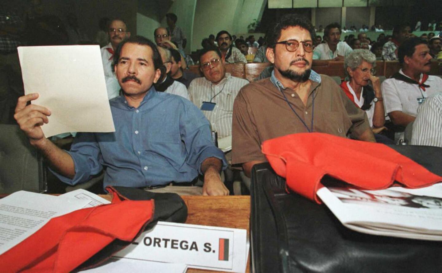 Excomandante sandinista Bayardo Arce fue encarcelado por Ortega, según ...