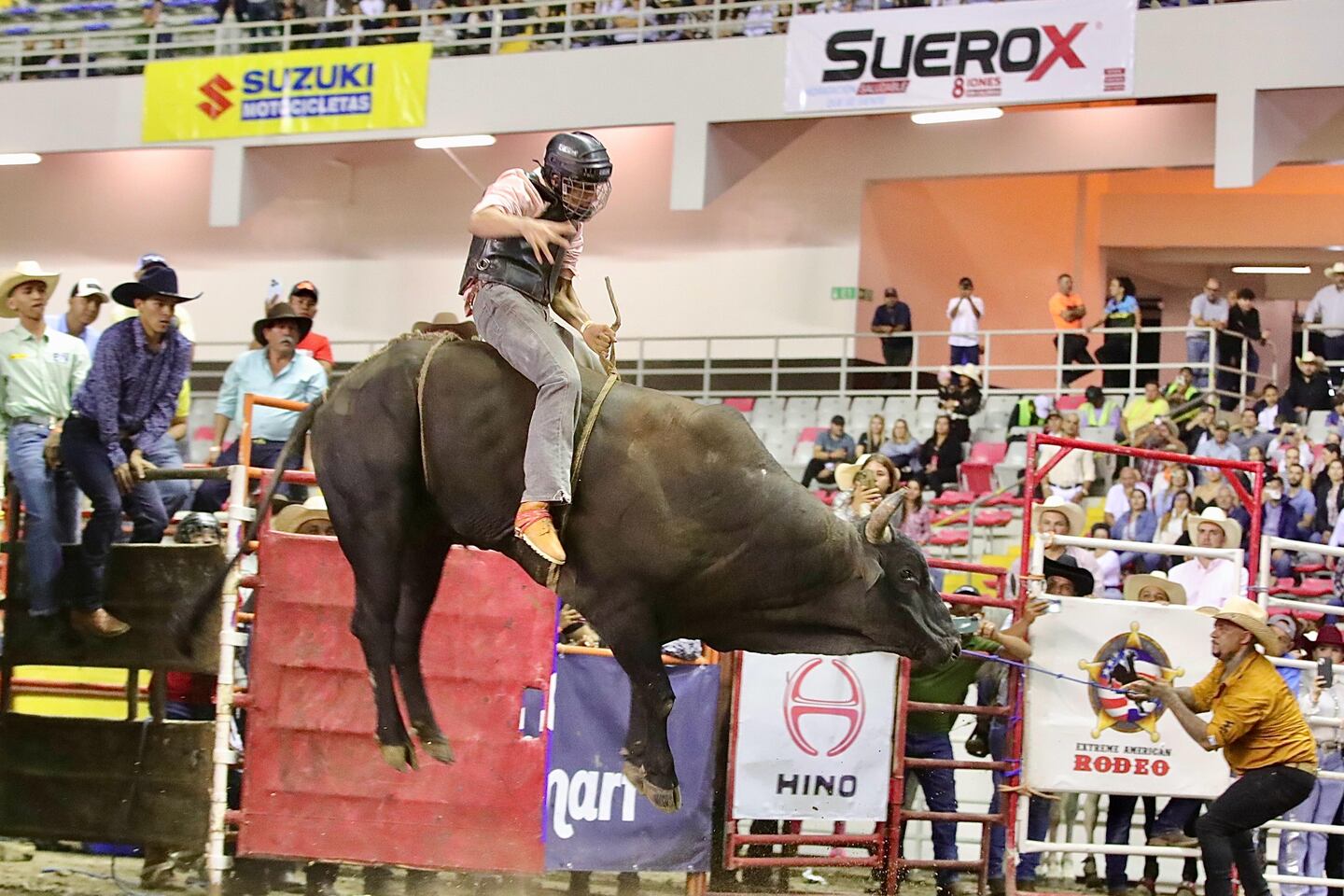 Xtreme American Rodeo llenó de emociones el Estadio Nacional | La Nación