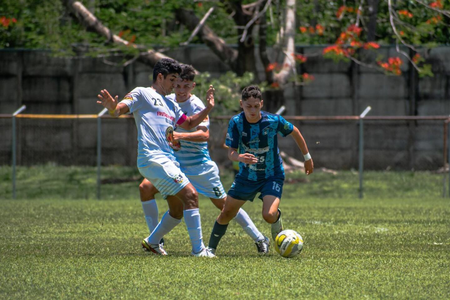 Ni un penal errado por Juan Bustos Golobio opacó la felicidad del Upala ...