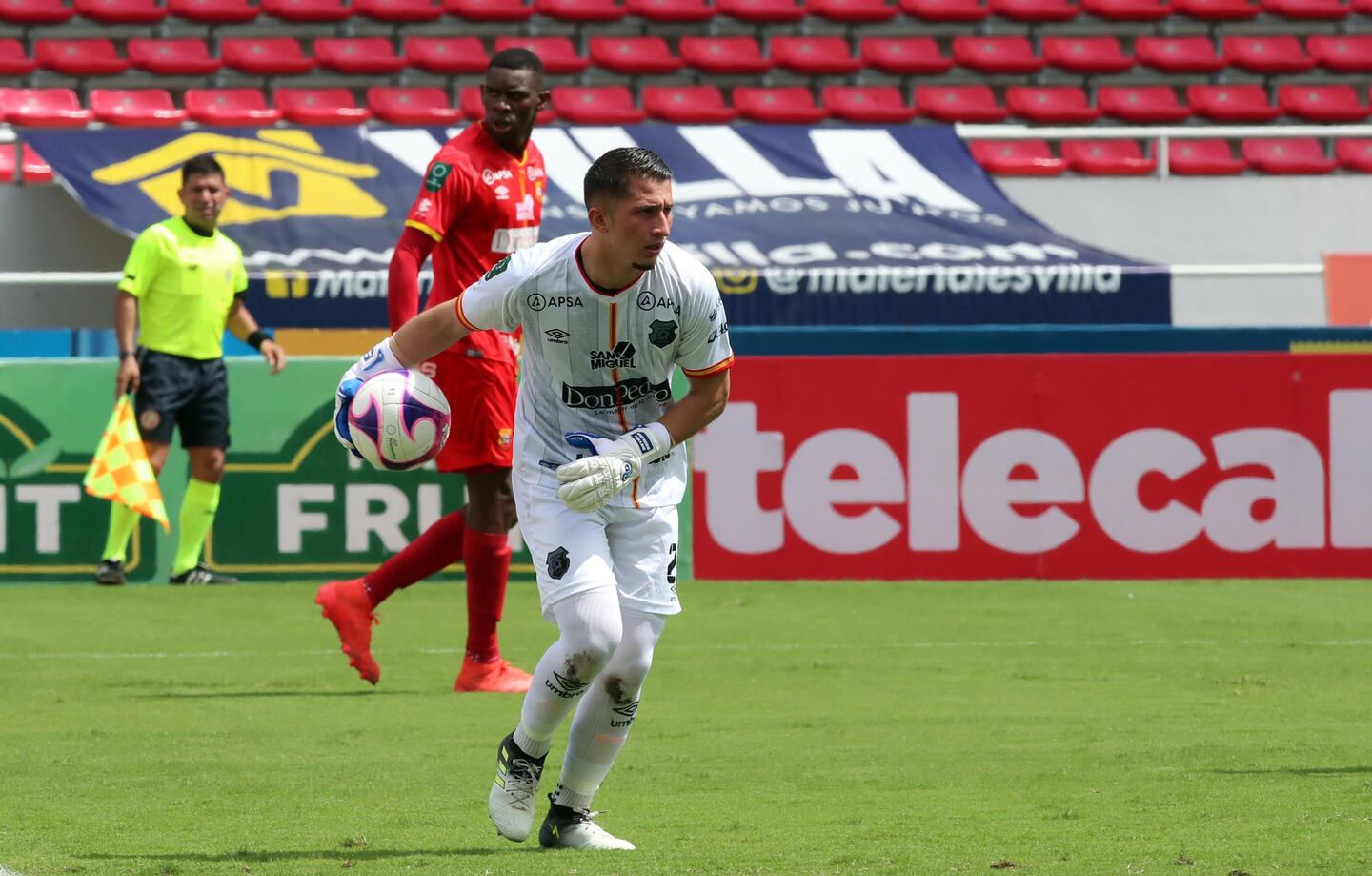 Bryan Segura se convirtió en el bastión del resurgimiento del Herediano ...