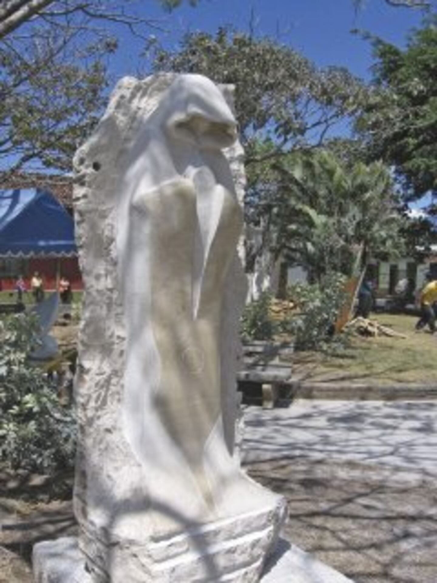 Escultura ‘El Alquimista’ en Barva, Heredia | La Nación