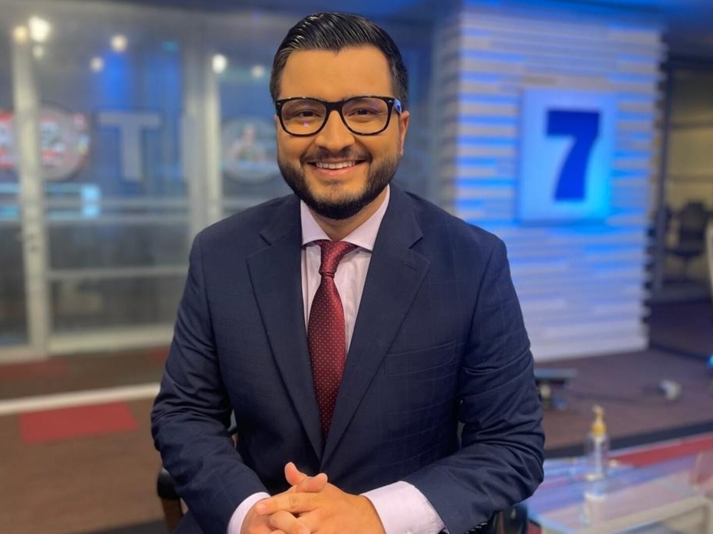 ¿Quién es Daniel Céspedes, nuevo presentador de ‘Buen día’ de Teletica ...