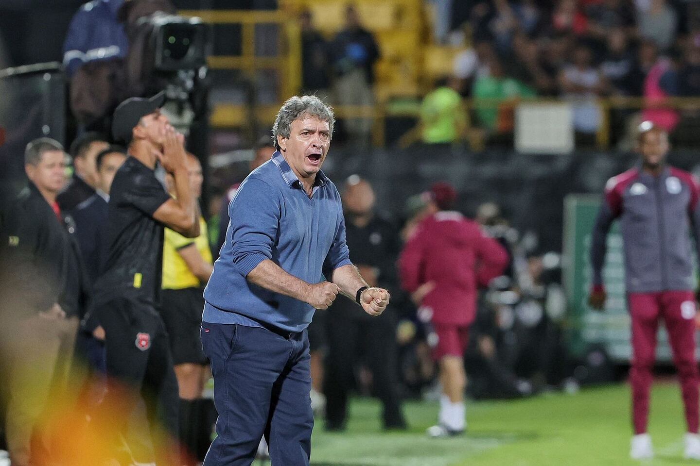 Conferencia de prensa del Macho Ramírez: olvidó el nombre de uno de sus ...