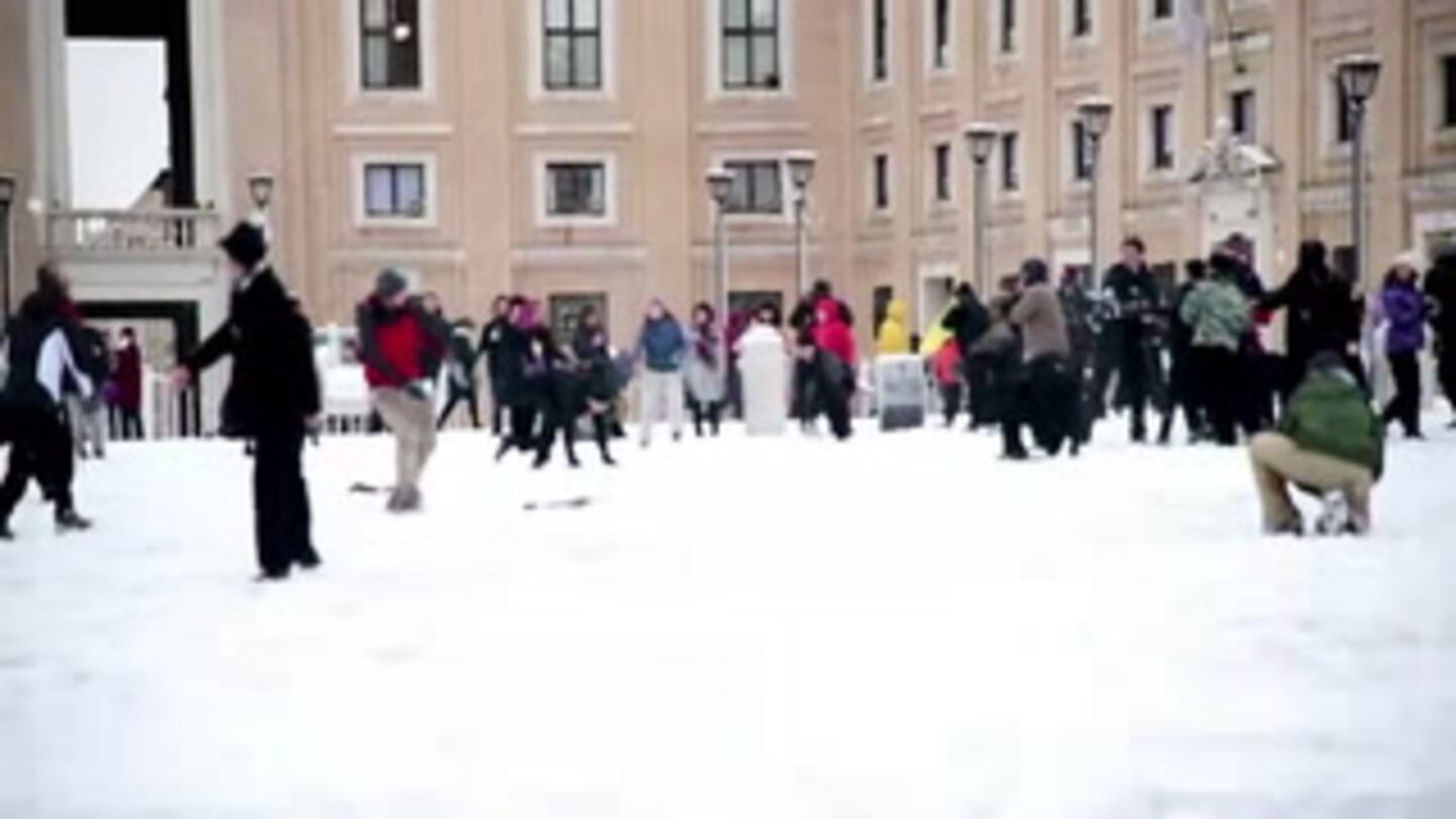 (Video) Guerra de bolas de nieve en el Vaticano | La Nación