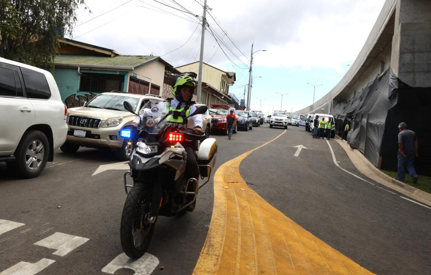 MOPT habilita rotonda en viaducto entre Hatillos 3 y 4 | La Nación