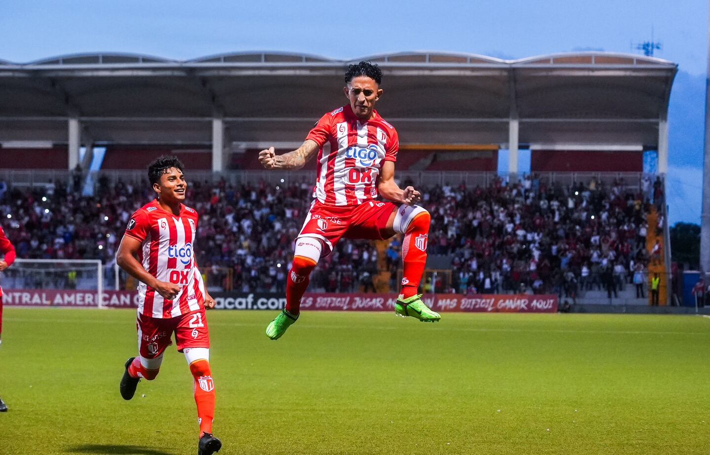 Byron Bonilla se emociona al explicar por qué celebraría un gol ante ...