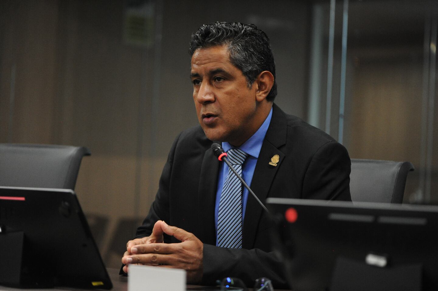 Silencio: Nogui Acosta no pudo explicar ‘aparición’ de corredora de reaseguros en reunión sobre ...