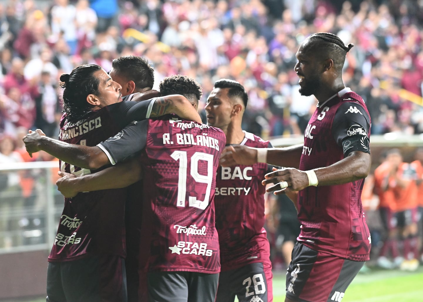 ¿Cuándo y en cuál canal ver a Saprissa, Alajuelense y Herediano en la ...