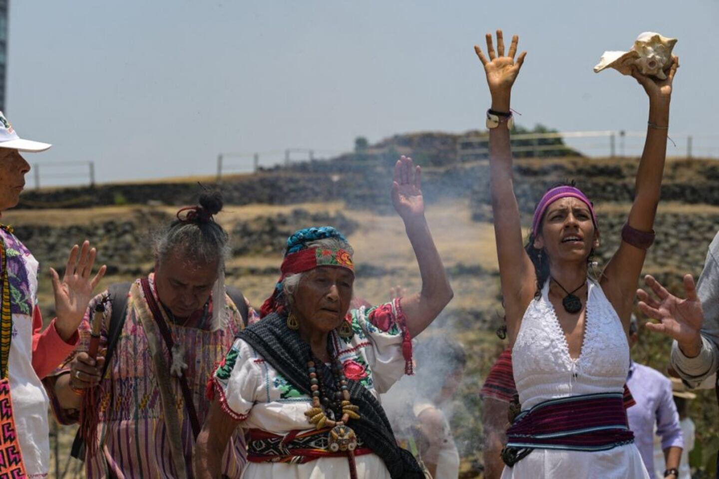 Indígenas mexicanos realizan rituales bajo sofocante calor para invocar ...