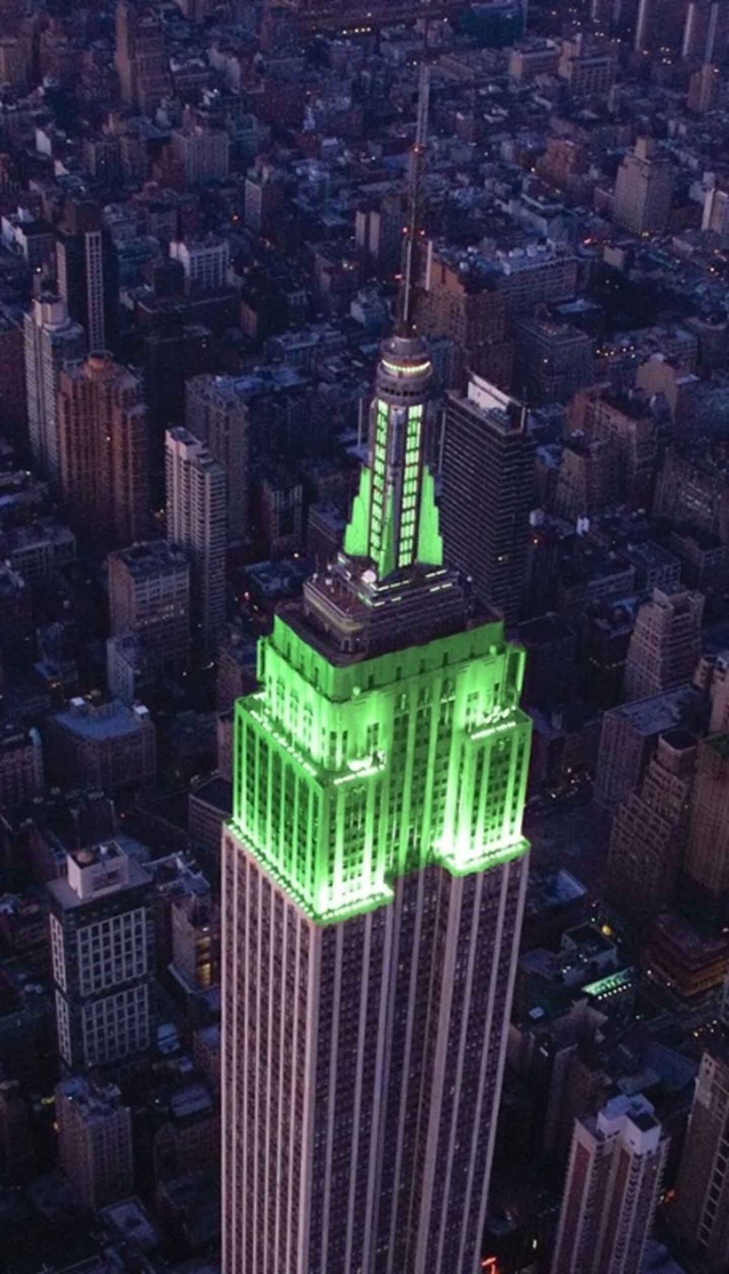 Pelé iluminó de verde el Empire State como símbolo del regreso del ...